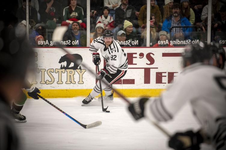GALLERY: Moose hockey vs. Vail Yeti | Galleries | jhnewsandguide.com