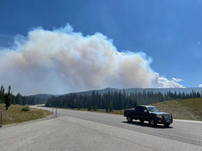 Fish Creek Fire closes Togwotee highway, threatens Brooks Lake Lodge ...