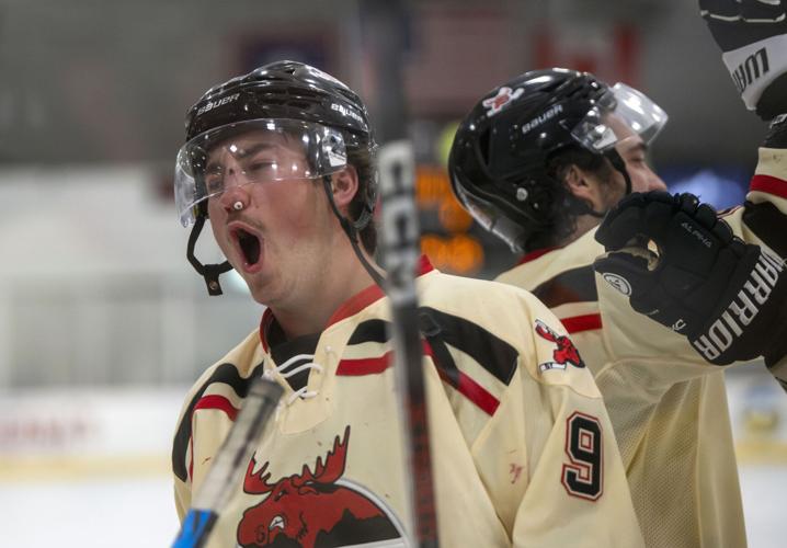 Moose sweep rivals from Vail in close games | Sports Features ...