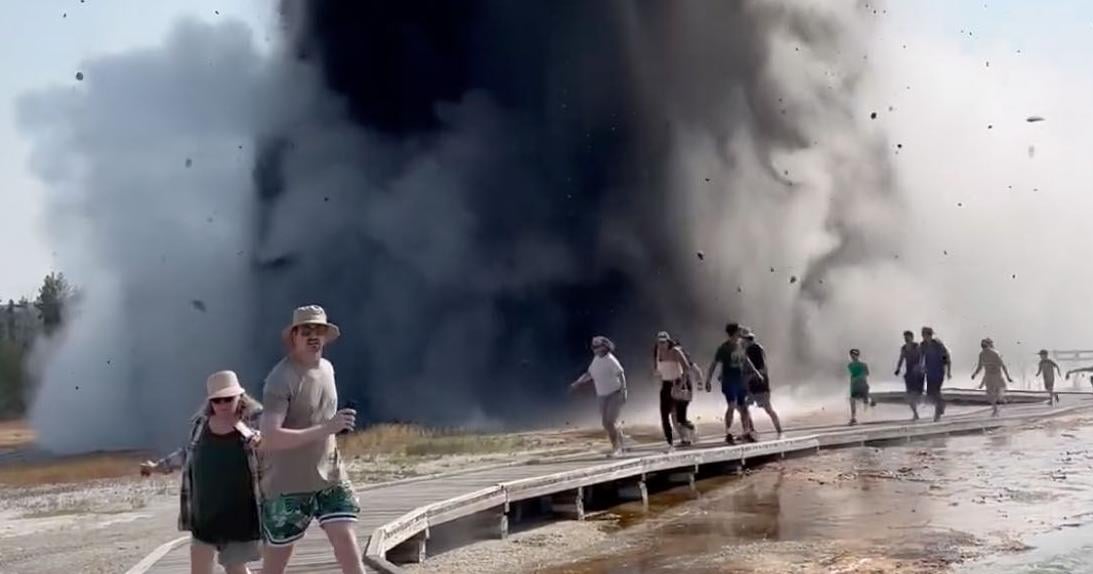 VIDEO: Biscuit Basin geyser explodes, sending Yellowstone tourists ...
