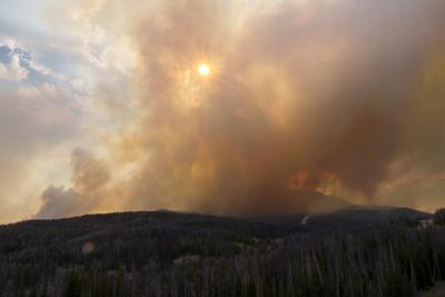 Free flowing traffic returns to Togwotee as Fish Creek Fire burns to ...