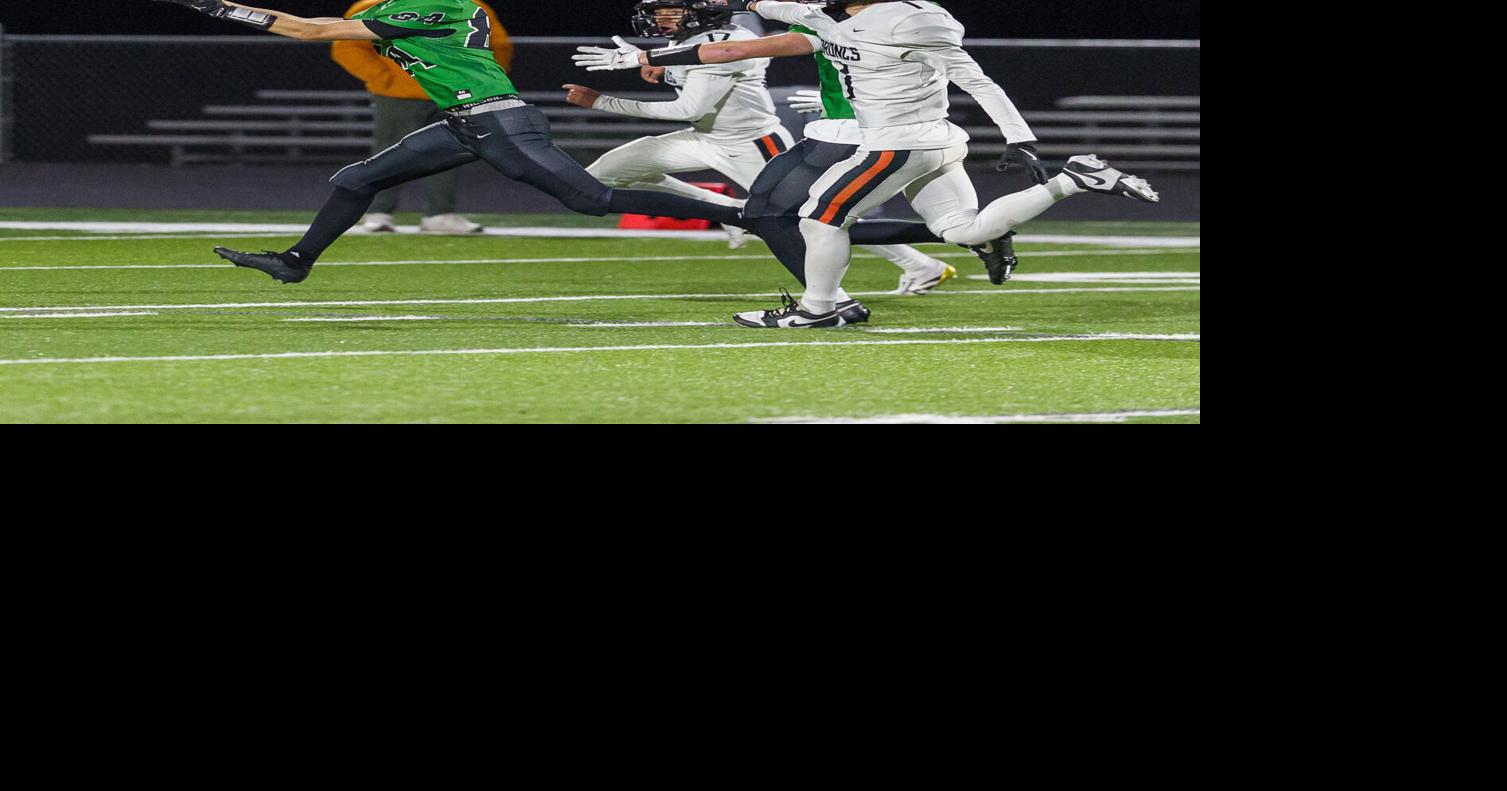 Broncs run out of Lander, playoffs | High School Sports ...