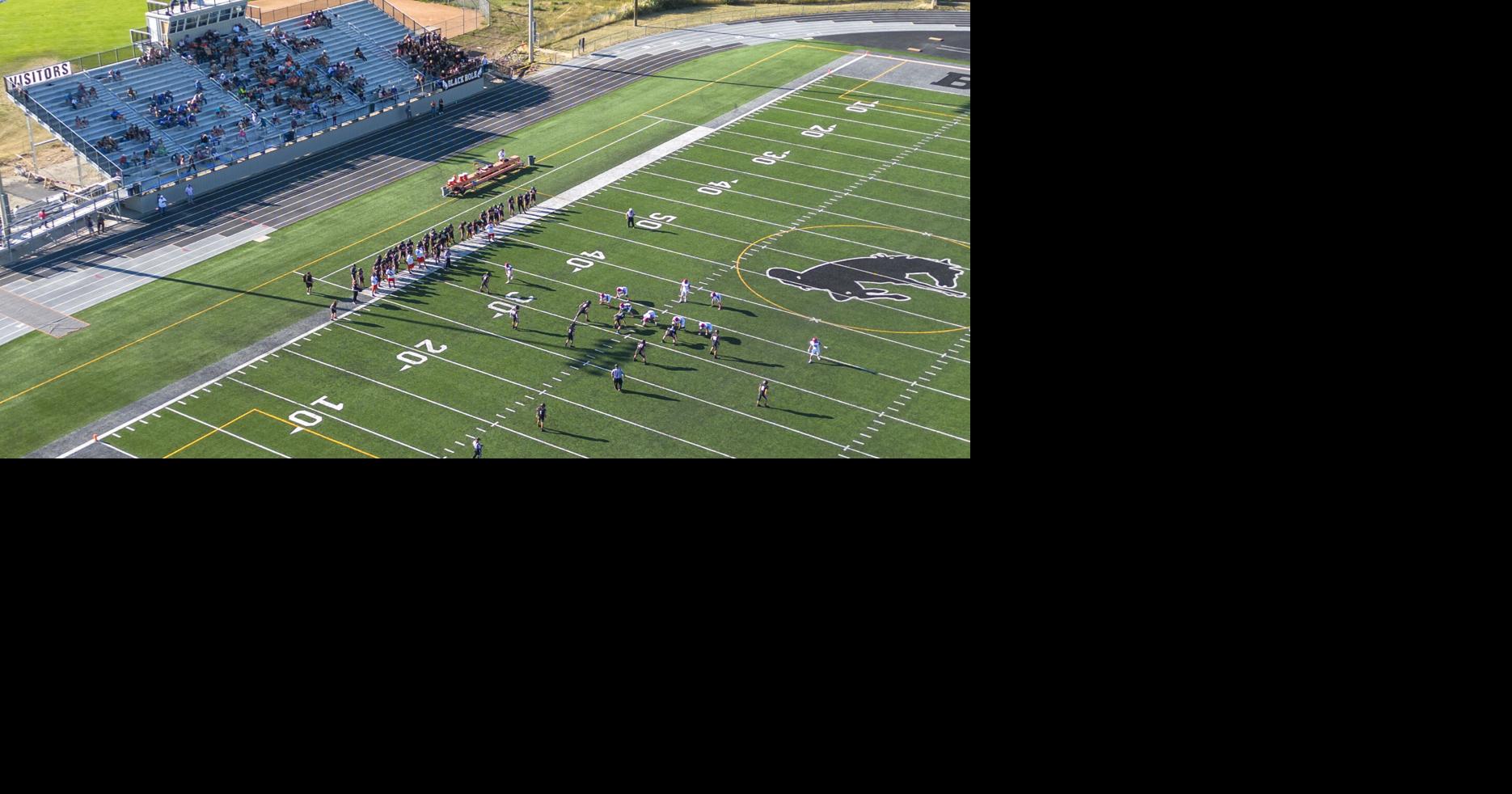 New bleachers win crowd approval | Features | jhnewsandguide.com