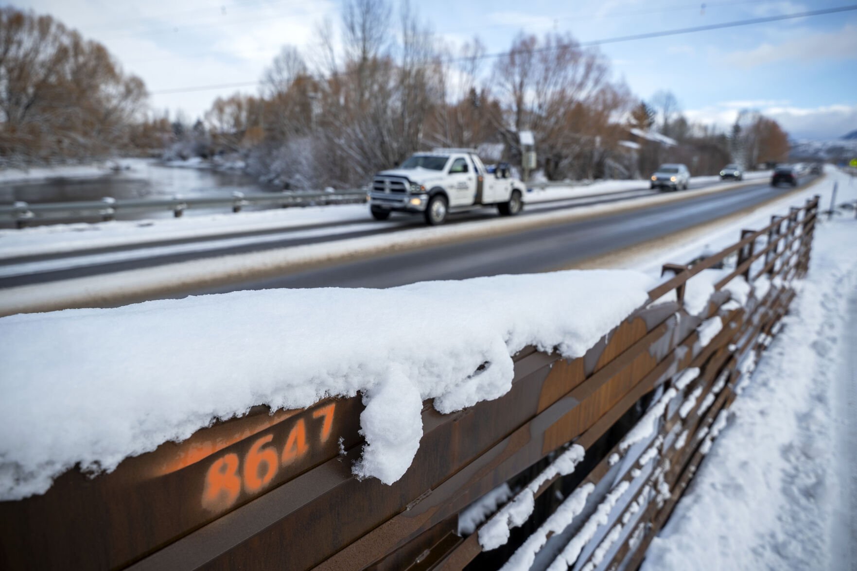 Officials remove 'Butt Ugly Bridge' sign, scratch anti-Trump graffiti ...