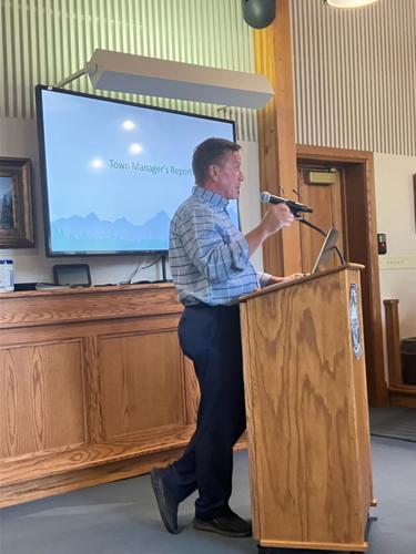 Pardee departs town to standing ovations | Town & County ...