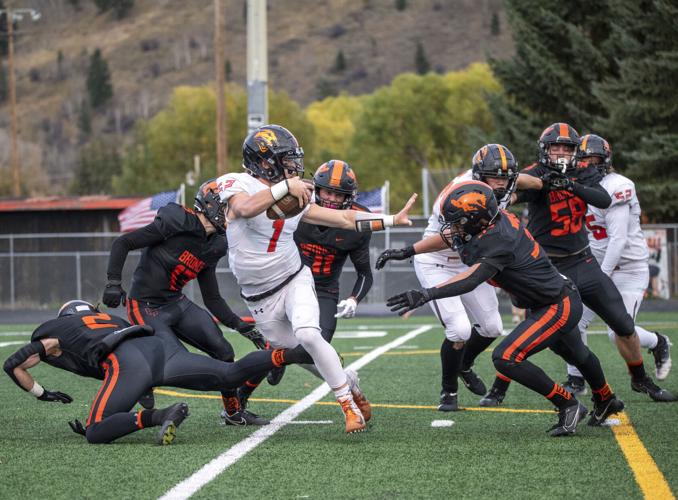 GALLERY: Broncs football senior night | Multimedia | jhnewsandguide.com