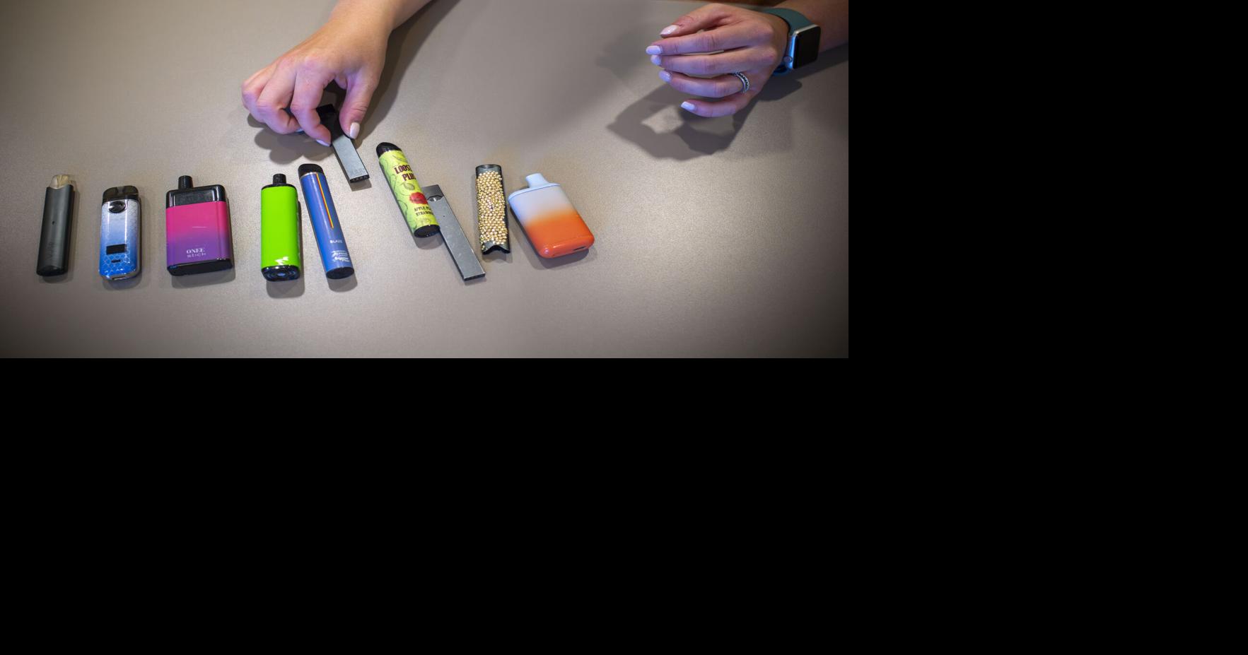 Students help each other try to end vaping addictions | The Hole Scroll ...