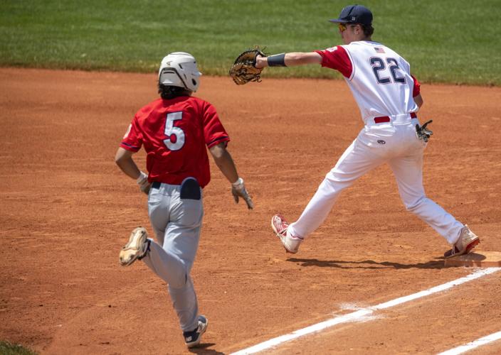 Giants snap 11-game losing skid by grounding Hawks | High School Sports ...