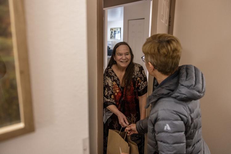 Sheridan delivers meals to the homebound, stops to chat | Closeup ...