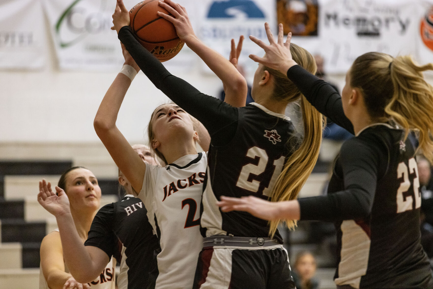 Broncs pick and roll past Wolverines | High School Sports ...