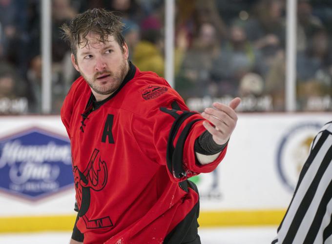 GALLERY: Moose hockey vs. Phoenix | Multimedia | jhnewsandguide.com