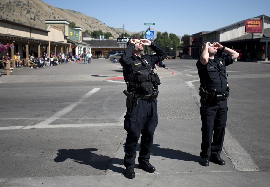 PD can’t pay enough to keep cops in town | Town & County ...