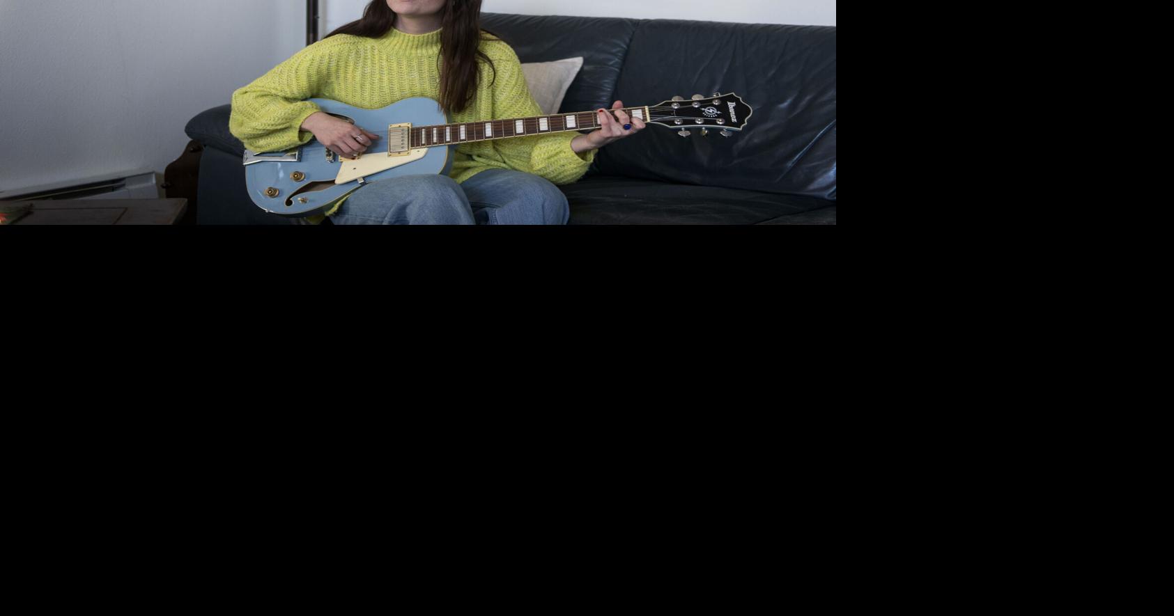 Singer-songwriter ‘Missy Jo’ Elliott finds her roots to grow | The Hole ...