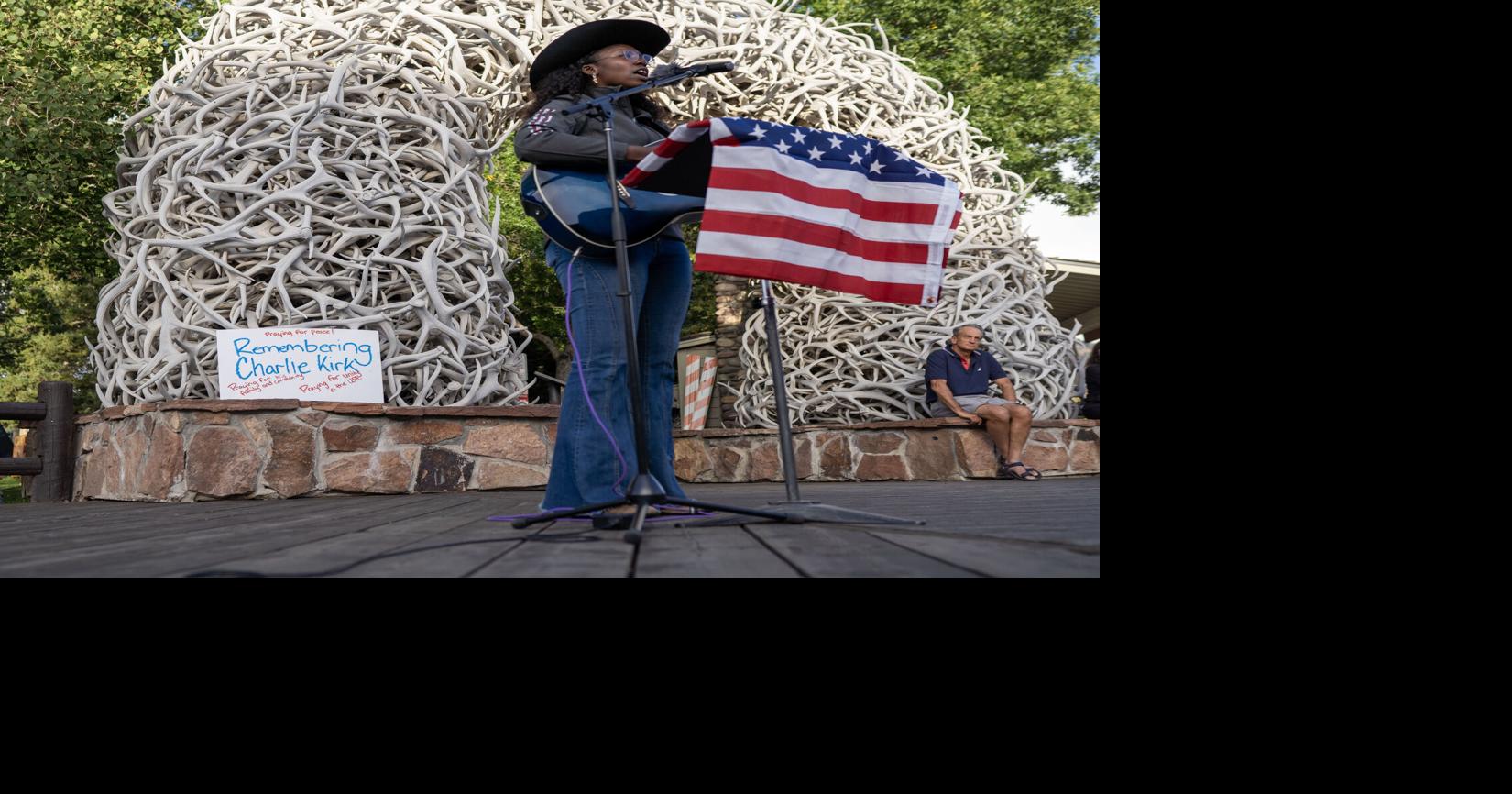 Jackson Hole community members, tourists gather to grieve after Charlie ...