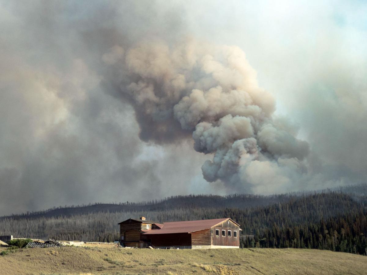 Wildfire closes in on Union Pass homes | Local | jhnewsandguide.com