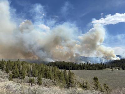 Winds fan 100-acre wildfire near Grand Teton National Park | Local ...