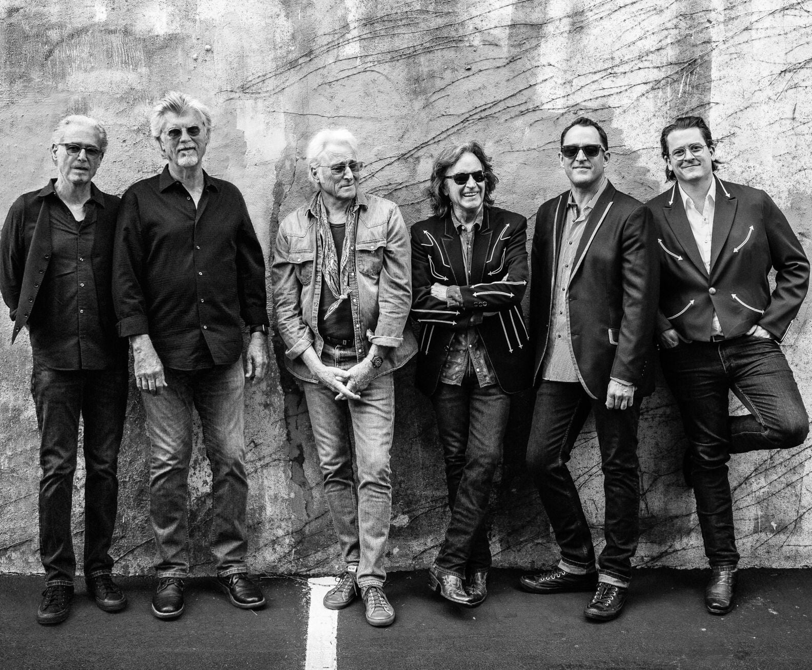 Dirt kicks up at Center | Music | jhnewsandguide.com