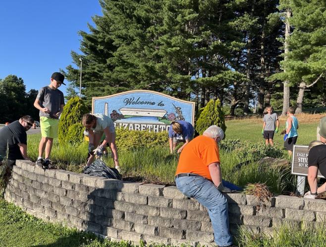 Elizabethton Parks praises volunteers from Grace Baptist | Local News | johnsoncitypress.com