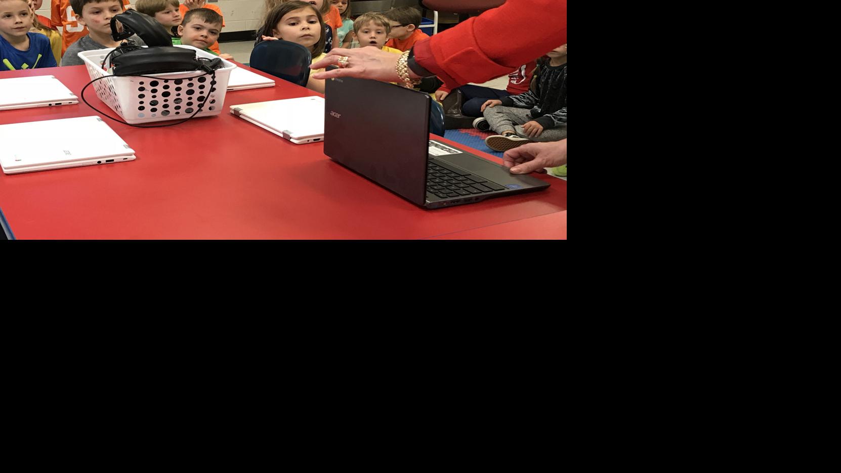 liberty-bell-middle-school-students-set-to-get-new-chromebooks-news