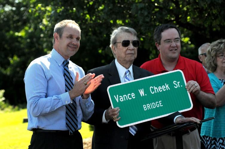 'Pillar of the community': Former Johnson City mayor Vance Cheek Sr ...