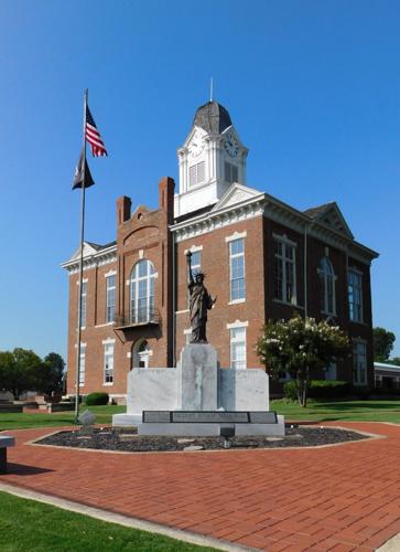 Traveling the historic Crowley's Ridge Parkway National Scenic Byway ...