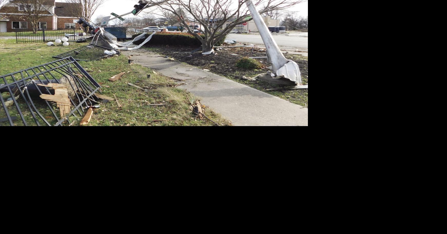 Traffic light destroyed among wreckage | News | jonesborosun.com