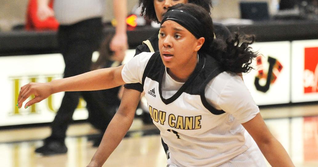 Lady Hurricane clinches outright title, No. 1 seed | Sports ...