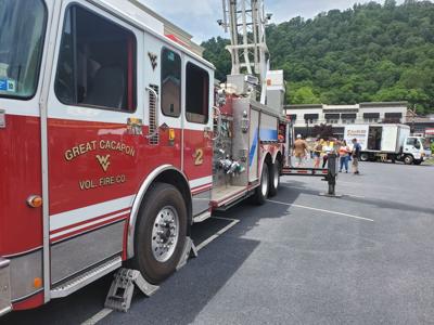 First Responder meet and greet introduces kids to firefighters, police ...