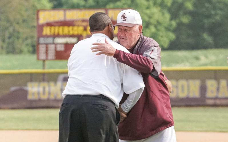 Cougars extend win streak to 11, Lowery secures 42nd-straight 20-win ...