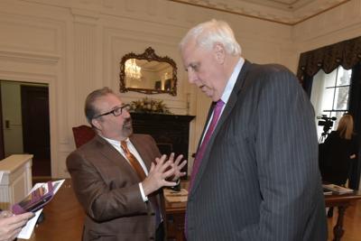 Former Democratic Party Chairman resigns from executive committee after ...