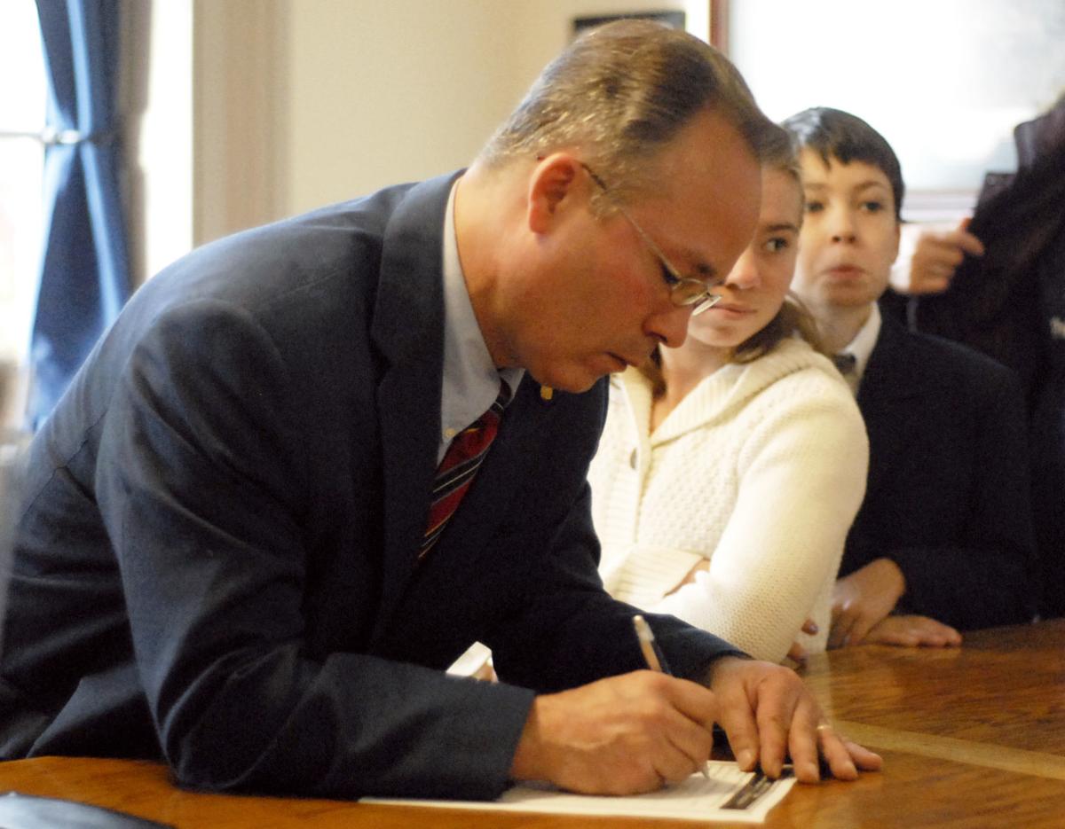 Michael Folk officially files for governor Monday in Martinsburg ...