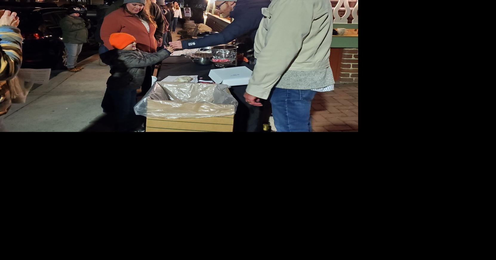 Hot Cocoa Crawl draws hundreds to Berkeley Springs businesses | Journal ...