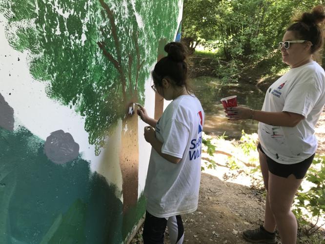 Tomahawk Intermediate students paint mural to promote environmental ...