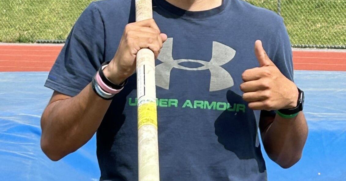 Eagles' Gagum engages himself to be top pole vaulter | Journal-news ...