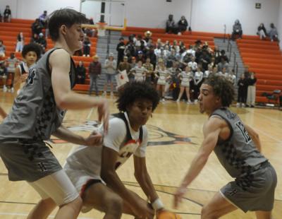 Martinsburg holds off Hedgesville | Journal-news | journal-news.net