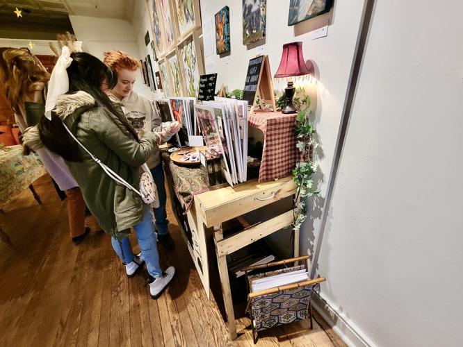 Art Market Redux draws art lovers to support local painters | Journal ...