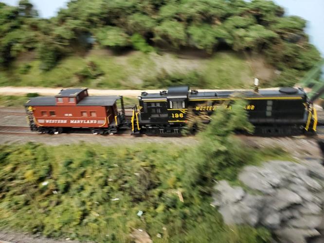 Bunker Hill Train Club shows off miles of model train track in open ...