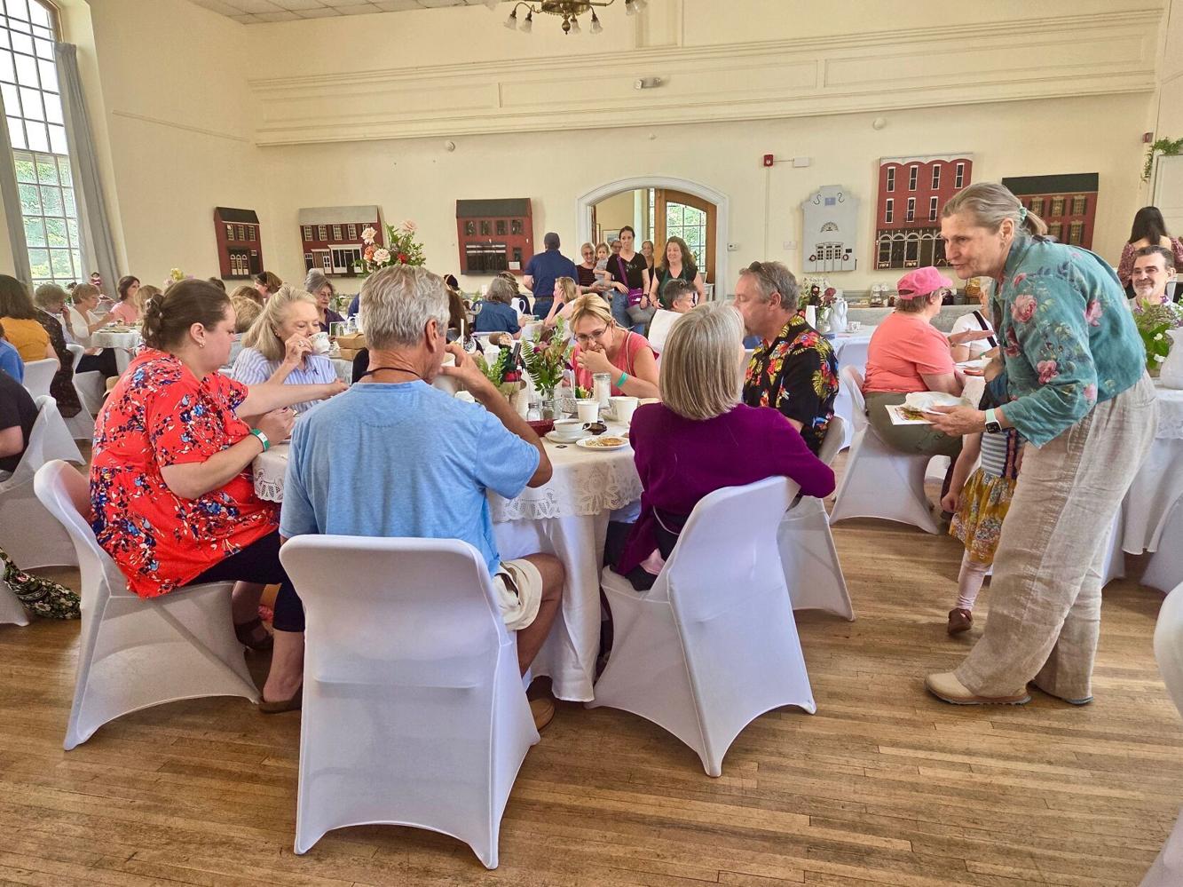 'Wild & Wonderful Tablescapes' to celebrate America's 250th birthday in ...