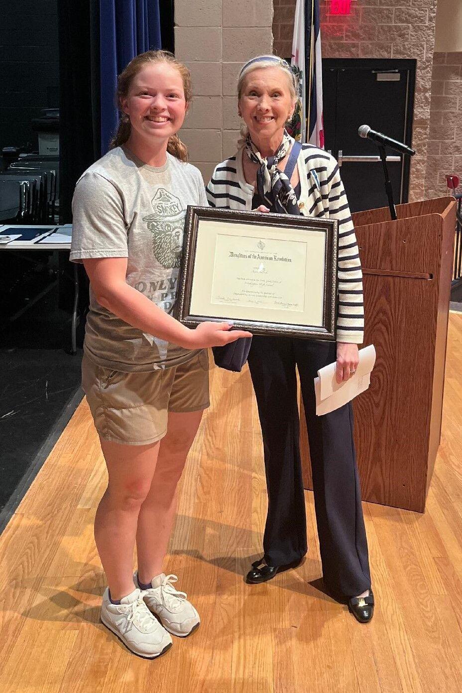 Bee Line DAR presents annual Good Citizen Award | Journal-news ...