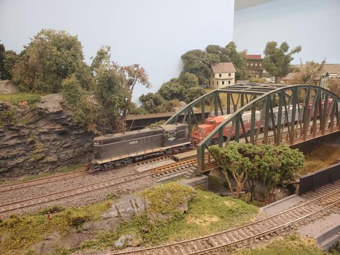 Bunker Hill Train Club shows off miles of model train track in open ...