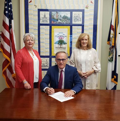 Constitution Week proclamation signed | Journal-news | journal-news.net