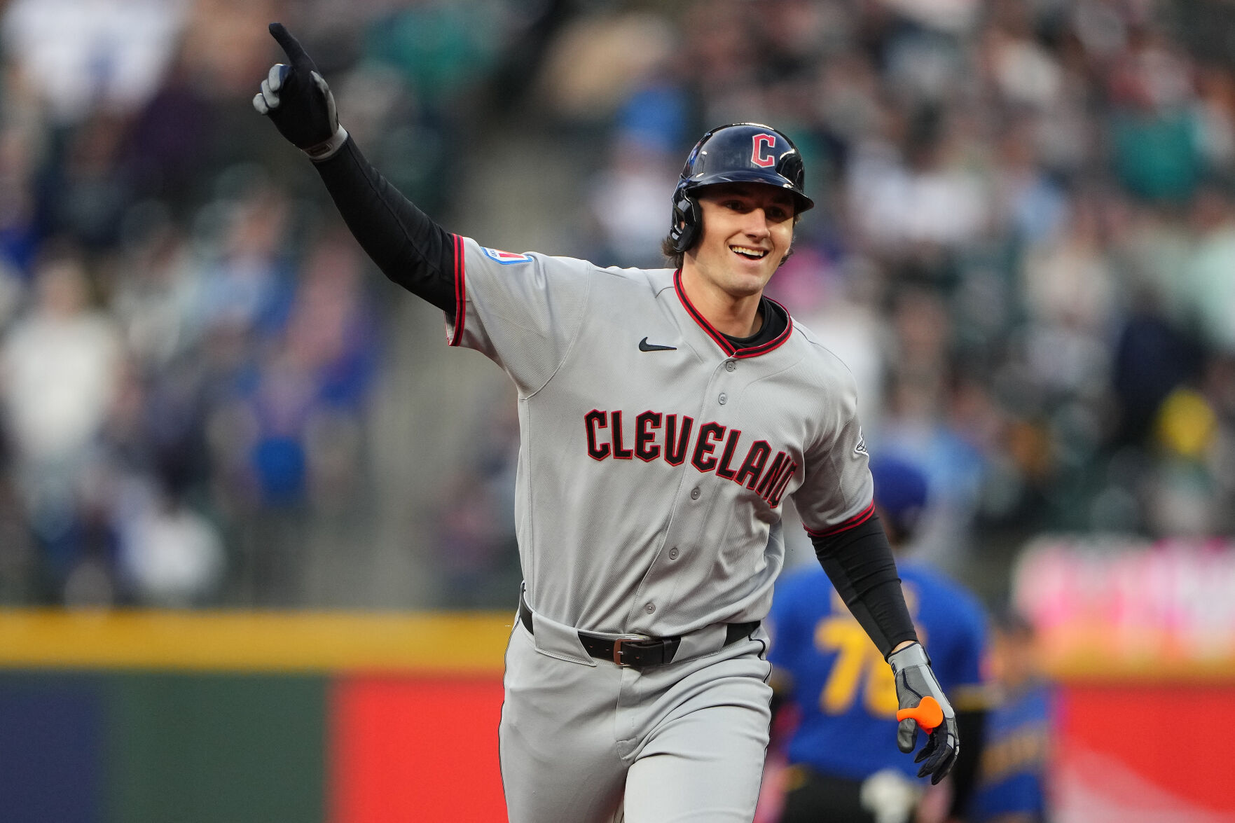 DeLauter begins rookie season with historic run | Ap | journal-news.net