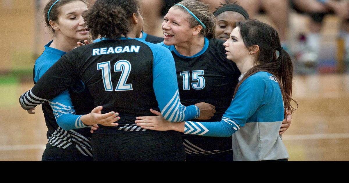 Reagan Volleyball Defeats Davie