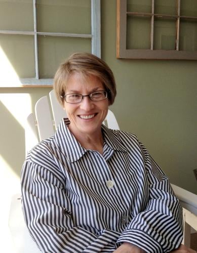 Writer tells stories of romance, life with touch of humor