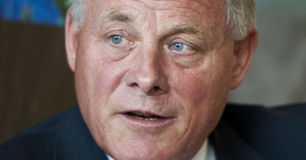 Richard Burr s Brother in law Sold A Large Number Of Shares On The Same richard-burr-s-brother-in-law-sold-a-large-number-of-shares-on-the-same