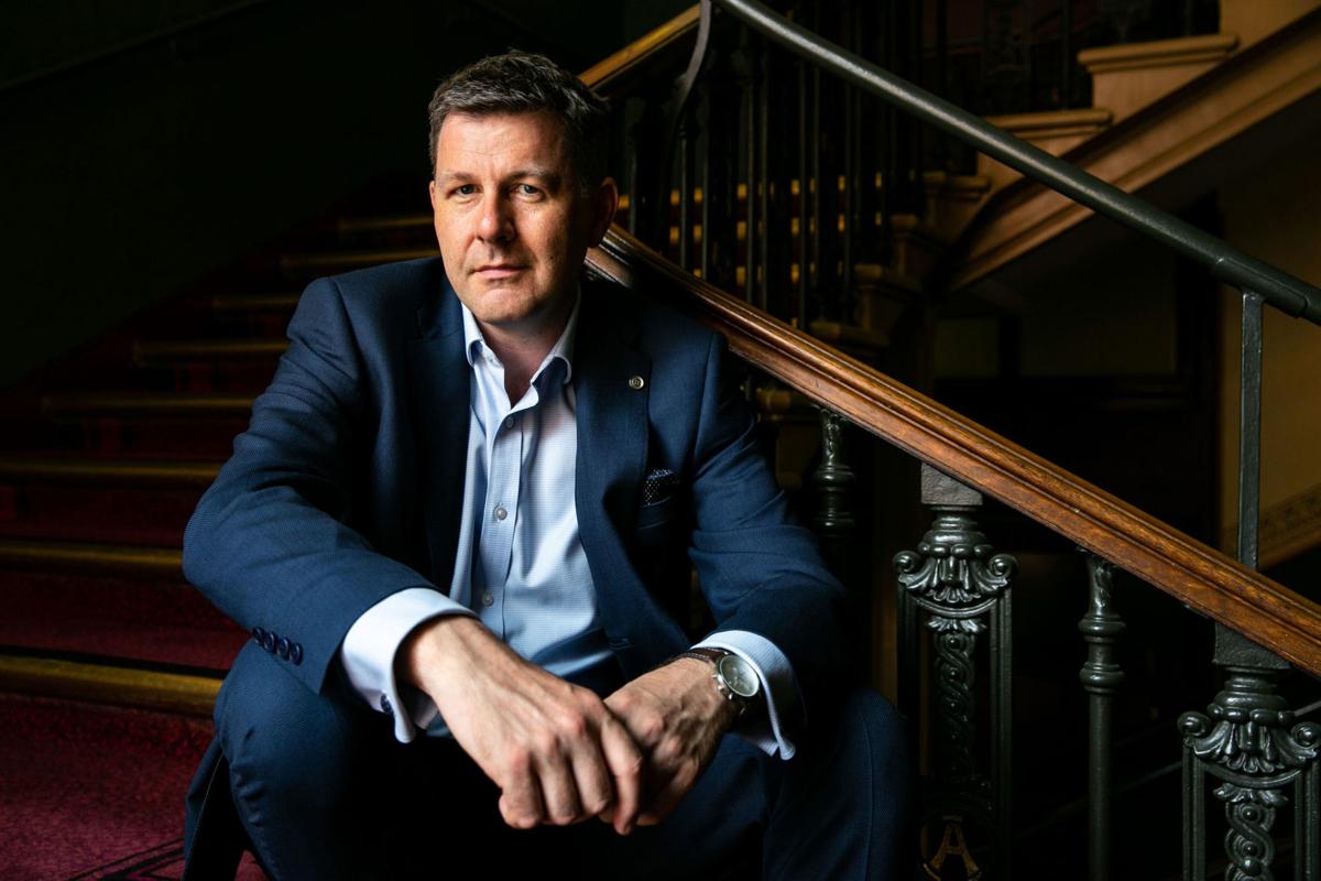 Timothy Redmond makes dazzling debut as symphony director