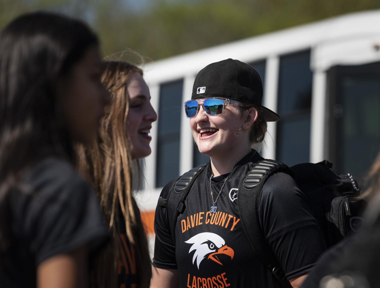 Lacrosse high school goalie thriving despite not having legs