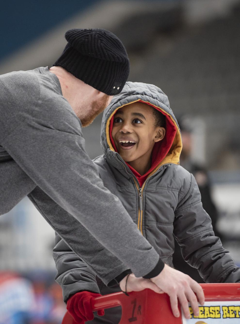 Thunderbirds teach local kids how to skate at the Annex