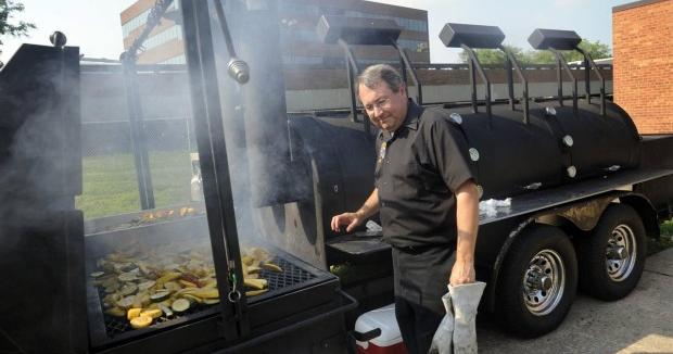 With their Big Boy rig, two local barbecuers enjoy cooking for a cause ...