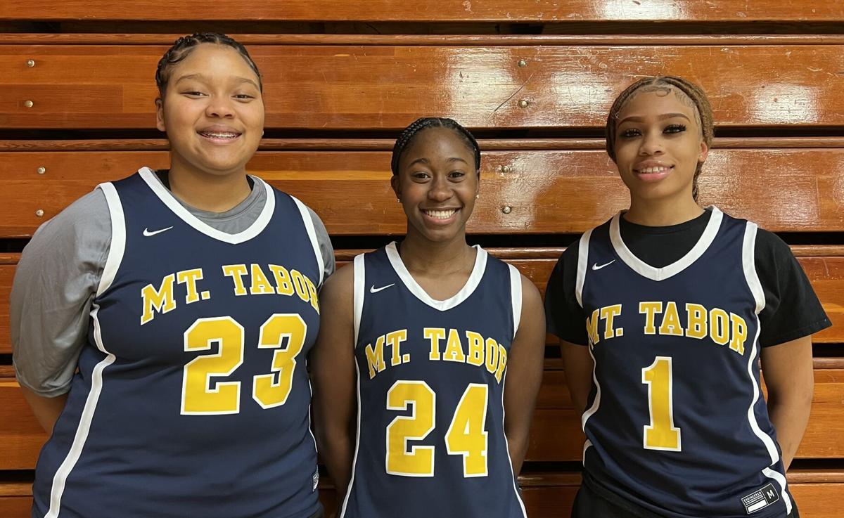 Hairston, Riddick, Bailey help fuel Spartans' surge